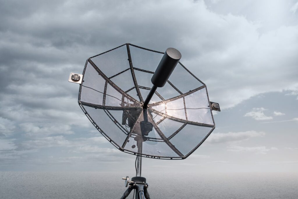 New Persistent Systems Tracking Antenna Operates On Two RF Bands at ...